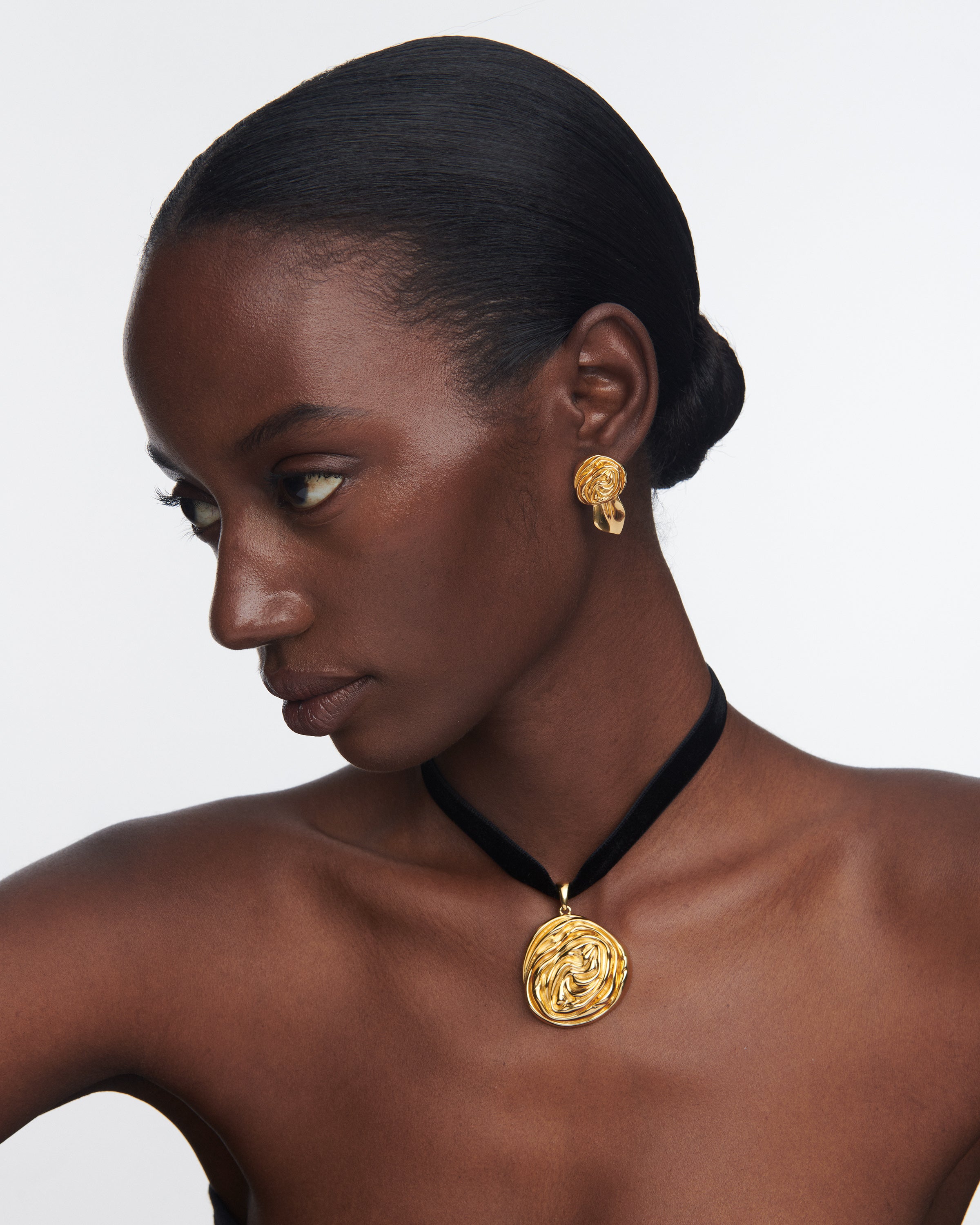 Rosette Pendant Necklace | Gold – Sterling King